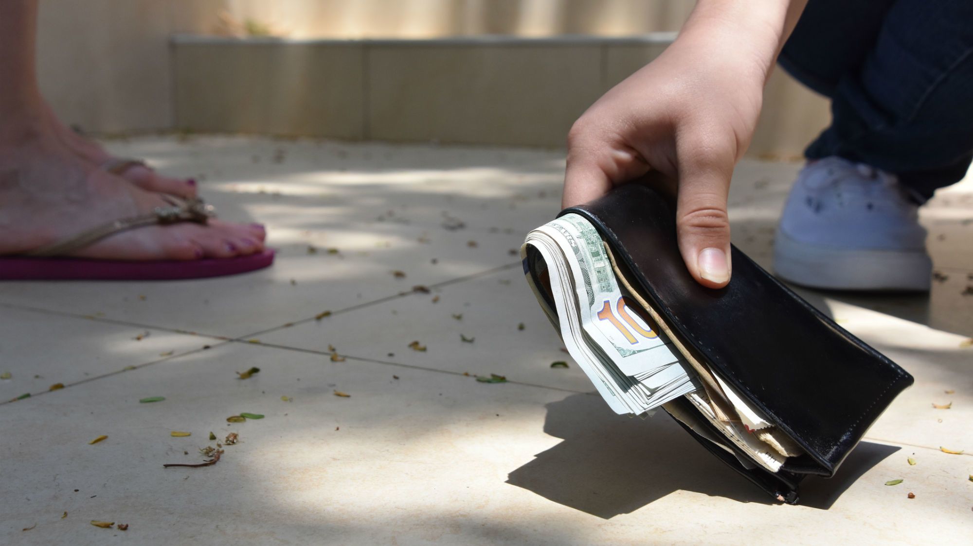 Lost Your Wallet You Might Be More Likely To Get It Back If There s lost-your-wallet-you-might-be-more-likely-to-get-it-back-if-there-s
