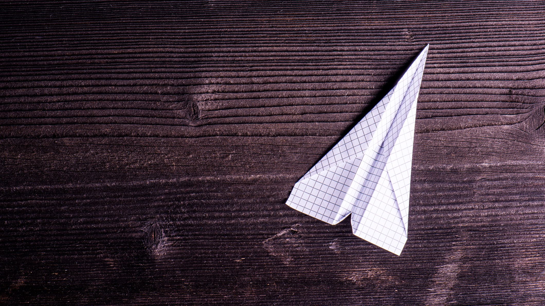 Learn How to Make 40 Different Paper Airplanes With This Instructional ...