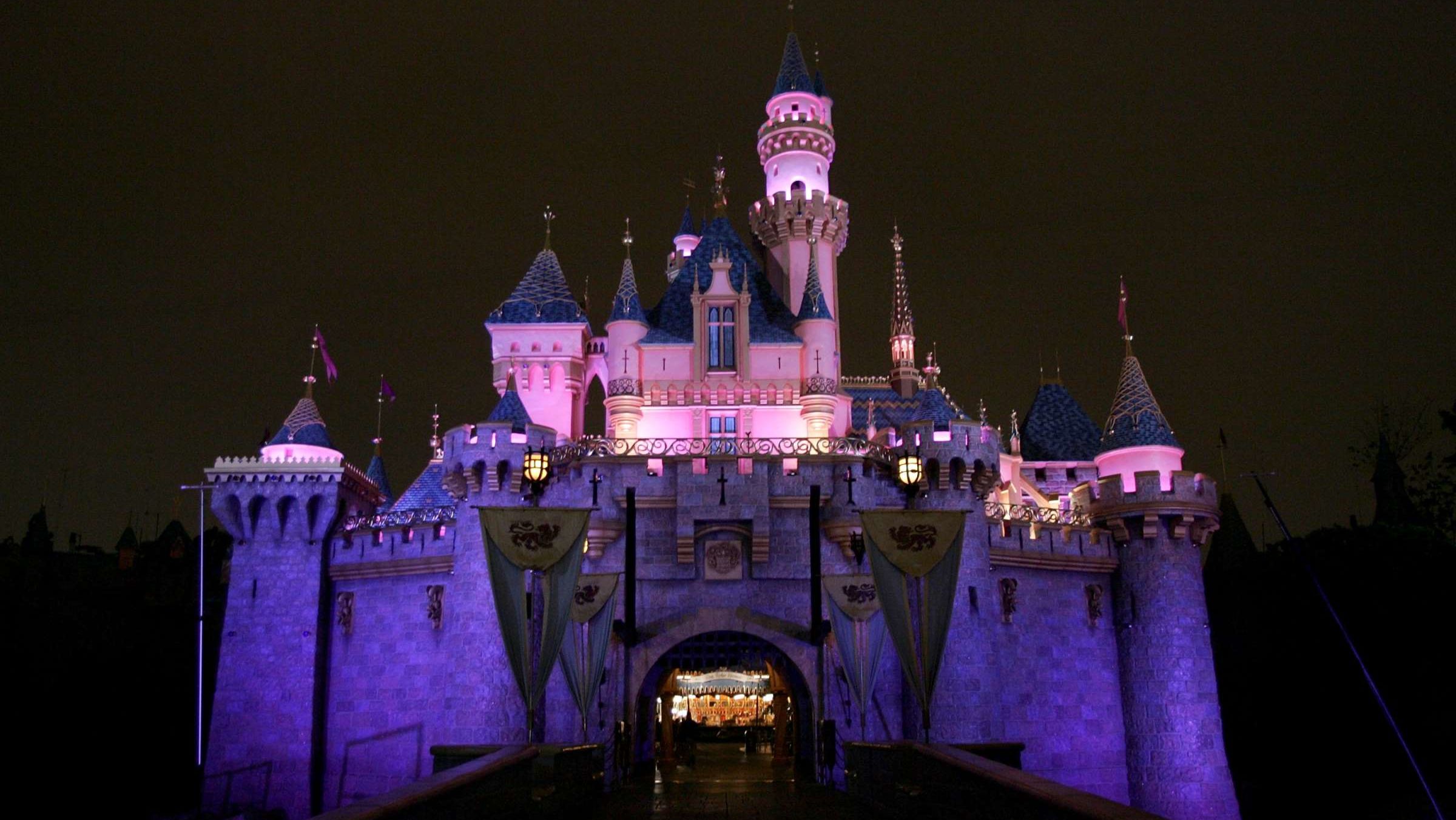 Empty Disneyland Video | Mental Floss