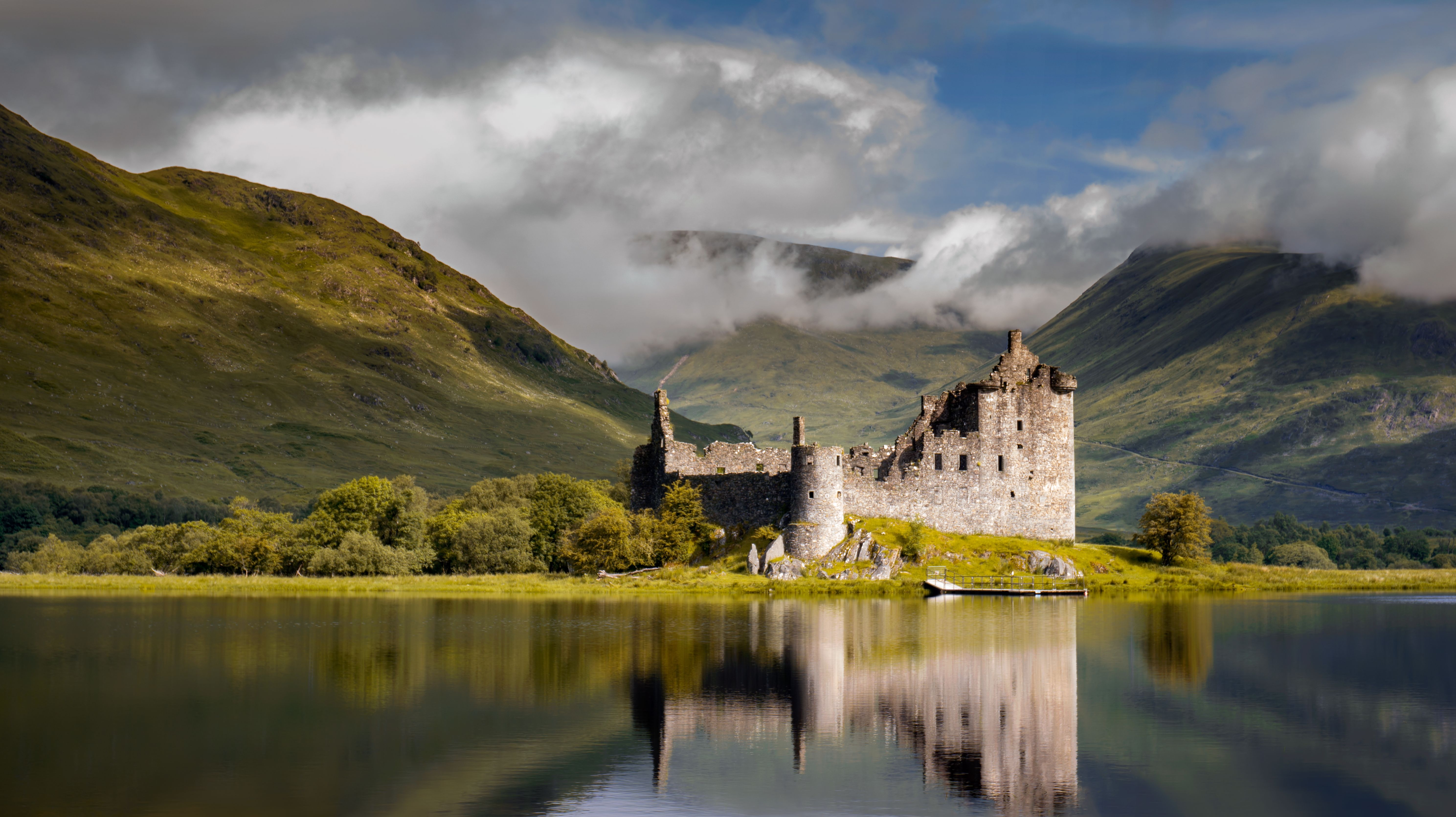 Renting A Castle Is The Next Big Travel Trend and It Can Save You Money renting-a-castle-is-the-next-big-travel-trend-and-it-can-save-you-money