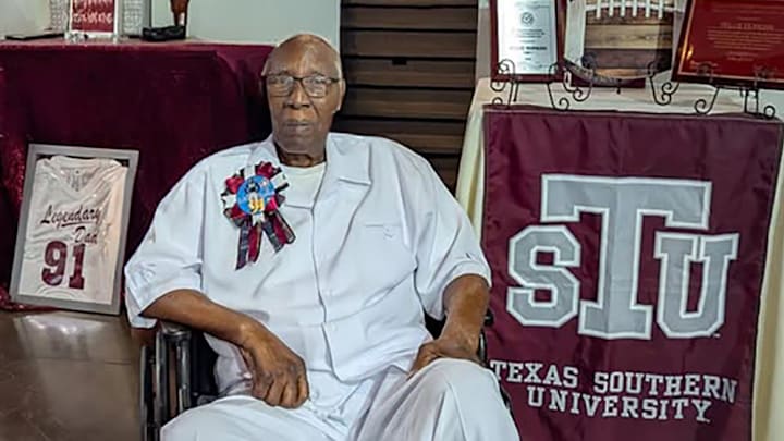 A Great Tiger! Texas Southern Football & Baseball Legend Willie Hopkins ...