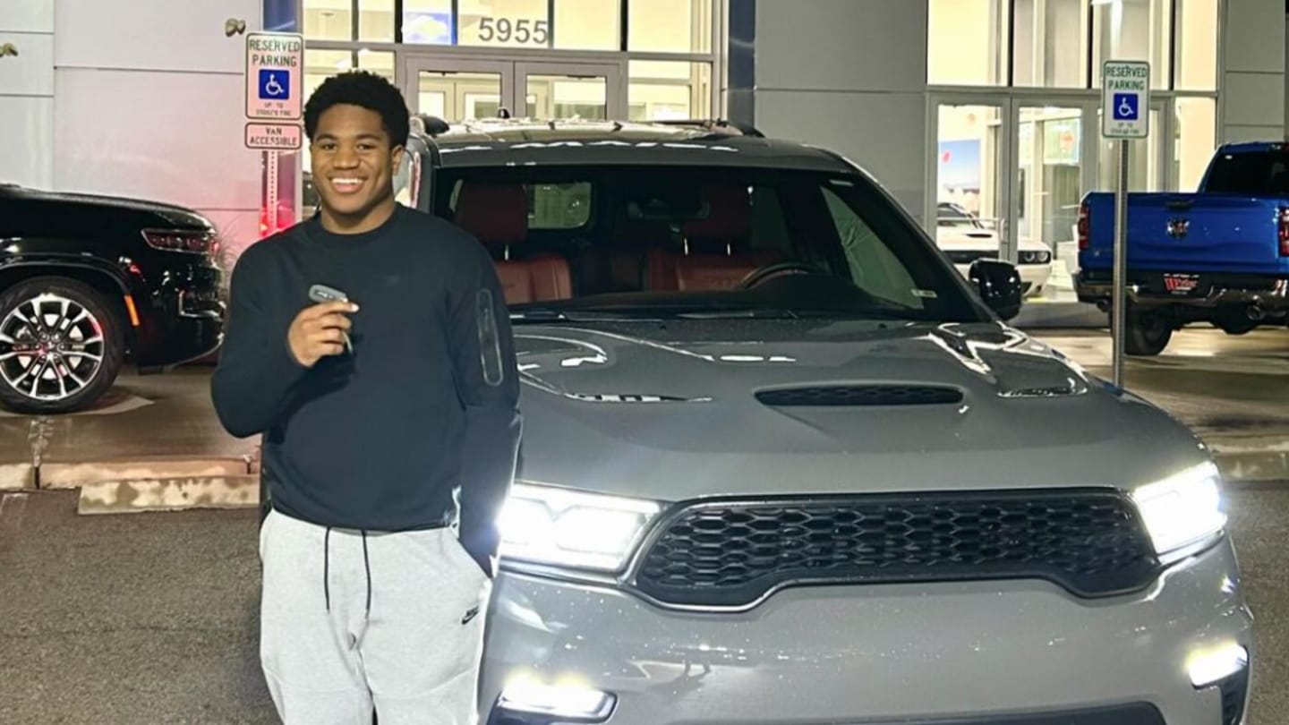 Devin Royal Elects to Remain with Ohio State Buckeyes