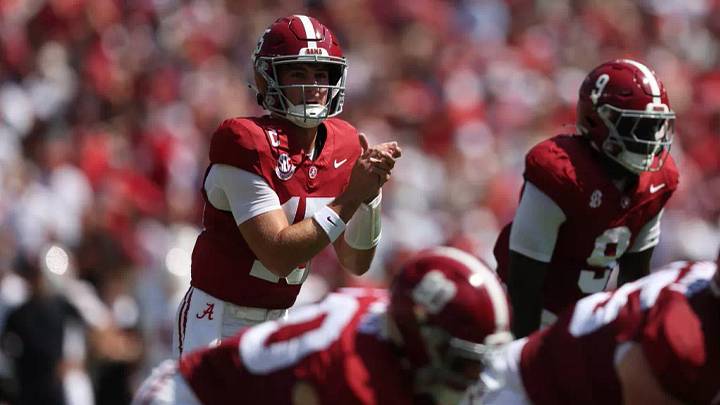 Alabama QB Ty Simpson Has 'Risen to Occasion' after Shaky Start to Season