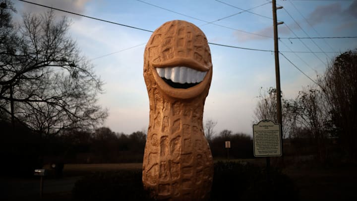 10 Incredible Roadside Attractions in the U.S.