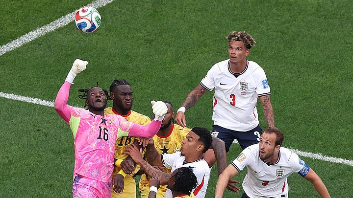 Inglaterra y Ghana empatan sin emociones, pero con polémica extracancha