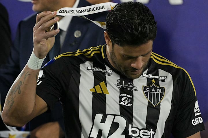 Hulk, Aníbal Moreno, Juninho e mais notícias de hoje no mercado brasileiro