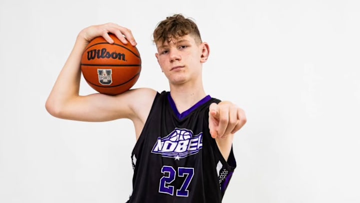 Canadian 14-Year Old Is Already 7'3" And Getting A Lot Of Attention