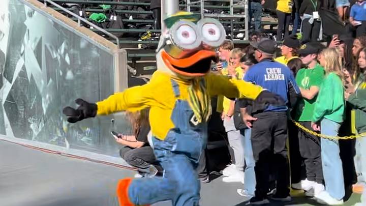 Oregon Duck Mascot's Comical Minion Entrance Into Autzen Stadium
