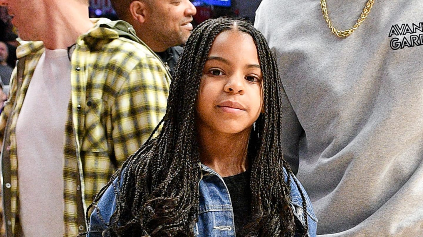 Beyonce And Jay Zs Daughter Blue Ivy Carter Bid More Than 80k At Art