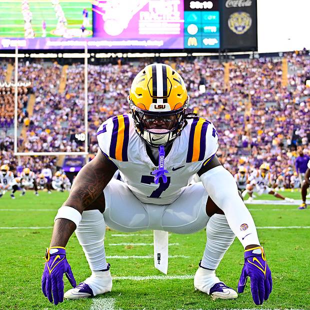 LSU Football Starting Offensive Lineman Exits Matchup vs. Vanderbilt ...