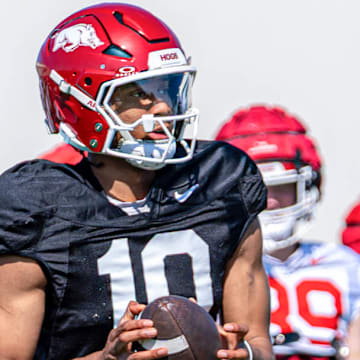 Petrino Compares Razorback Freshman QB with Heisman Winner