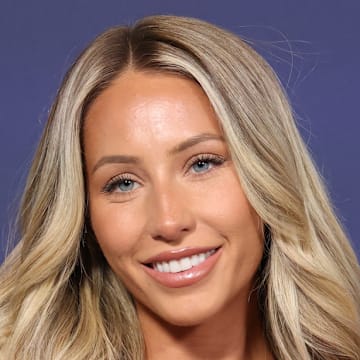 Alix Earle’s Elegant Girls’ Night Out Look Features an Incredibly ...