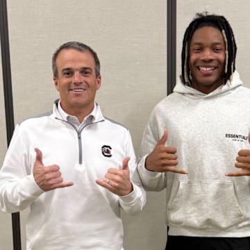 Travian Robertson Bringing Intensity To D-Line For South Carolina ...