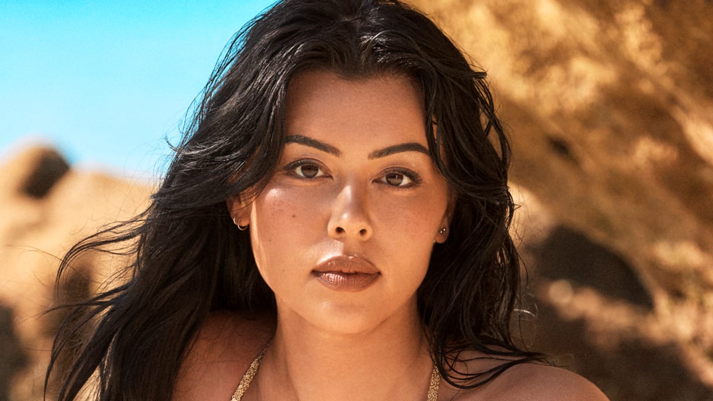 5 Stunning Photos That Prove Lauren Chan’s New Swimsuit Go-To Should Be Here to Stay