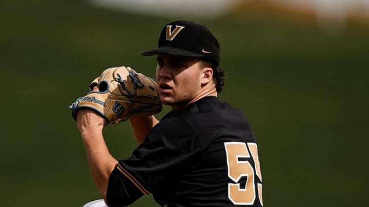 Cody Bowker signs with Philadelphia Phillies