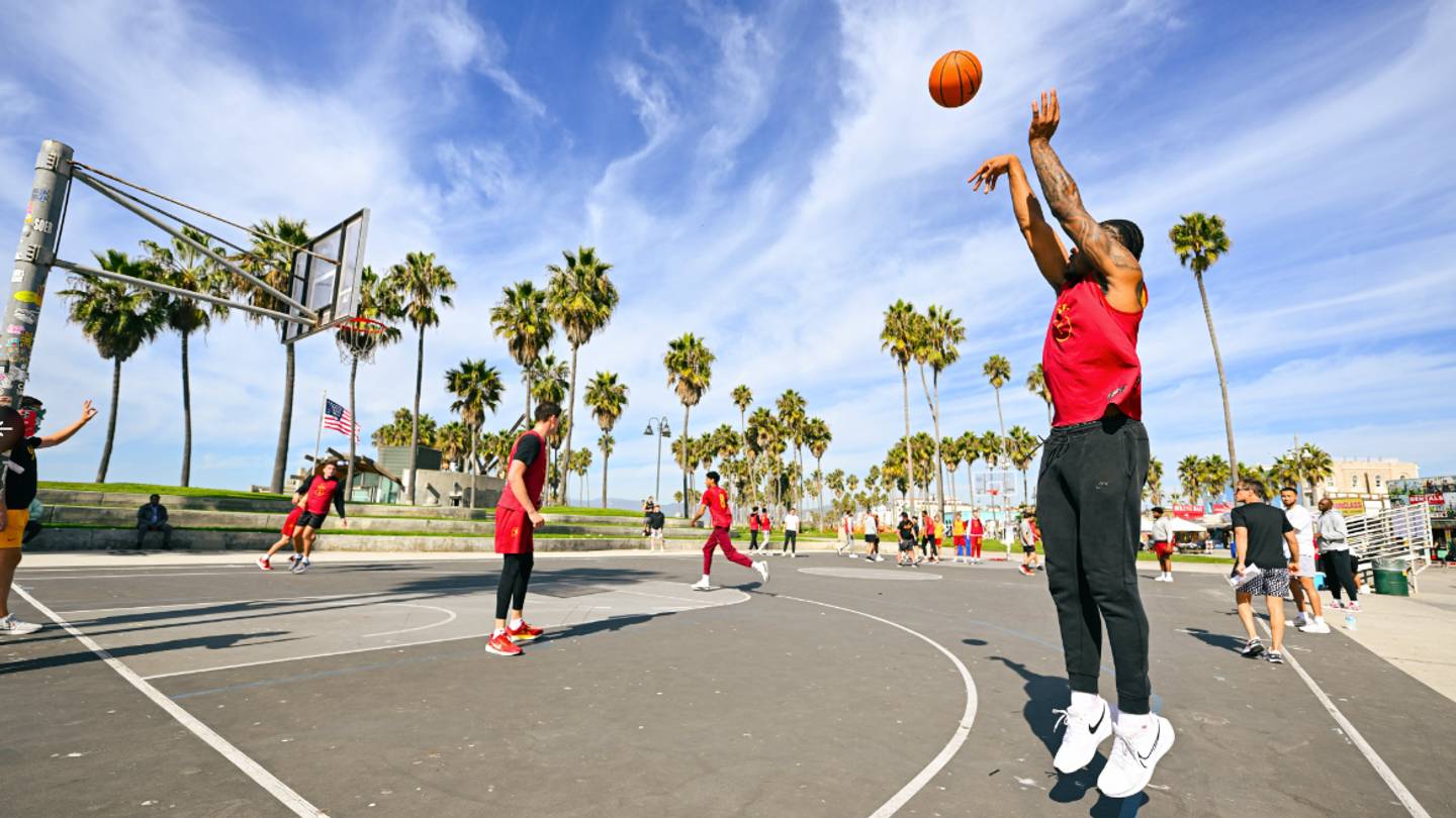 [WATCH] USC Trojans Men's Basketball Beautiful Practice at Venice Beach ...