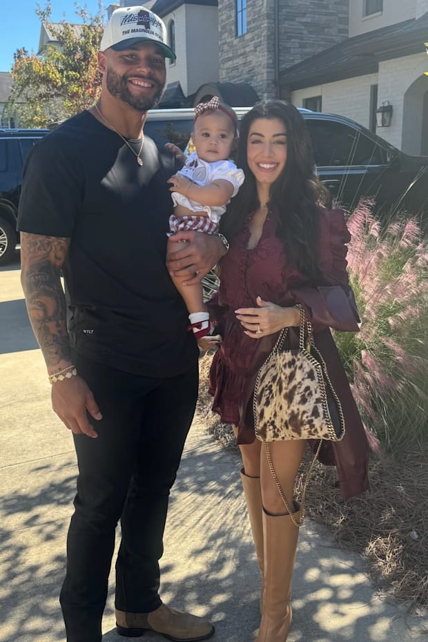 Sarah Jane Ramos rocks stunning fall glam for Dak Prescott homecoming