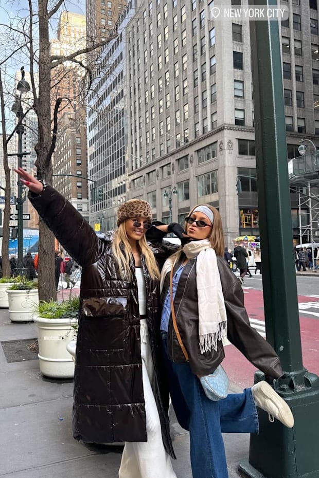 Lane Kiffin’s daughter Landry flexes shoestring top for pilates selfie