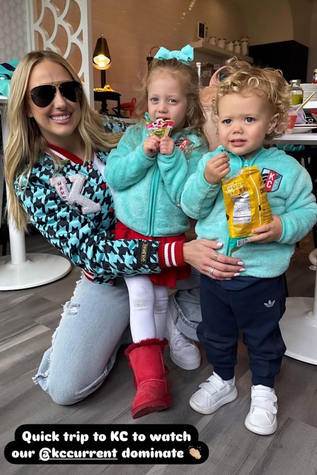 Patrick Mahomes, wife Brittany turn heads with surprise appearance at WCWS