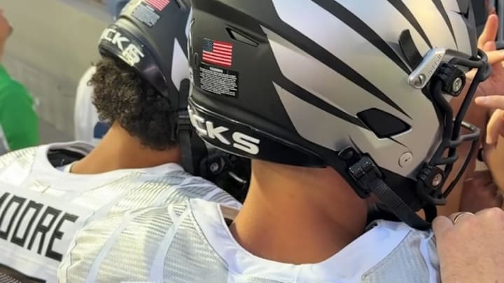 Oregon unveils glow-in-the-dark uniforms for Penn State game | News ...