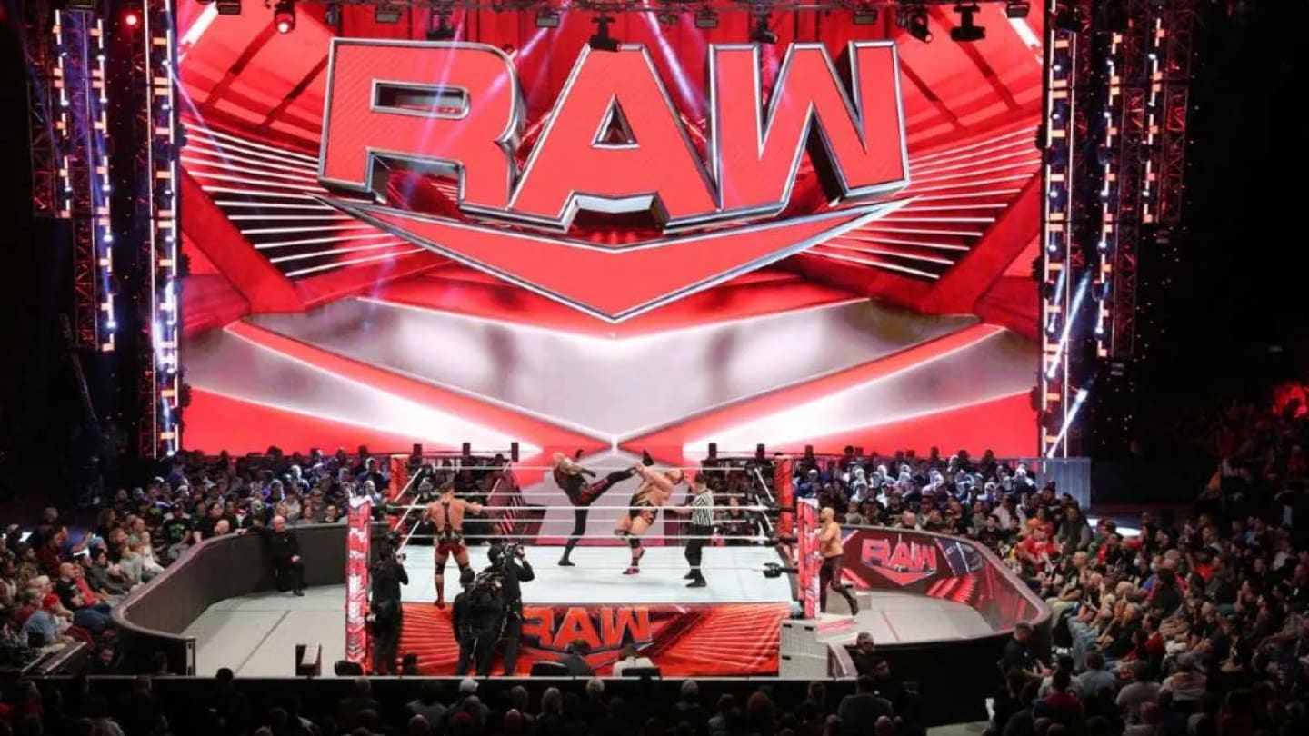 Major WWE Raw Talent Reportedly Staying With Company Amid Contract Talks