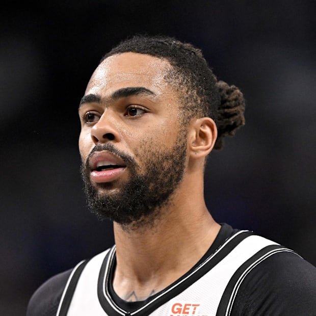 Newest Dallas Maverick sends shot at Los Angeles Lakers