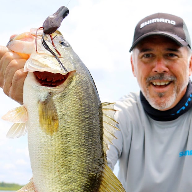 Frog Fishing for Bass in Summer Slop – Best Frog Lures and Tips