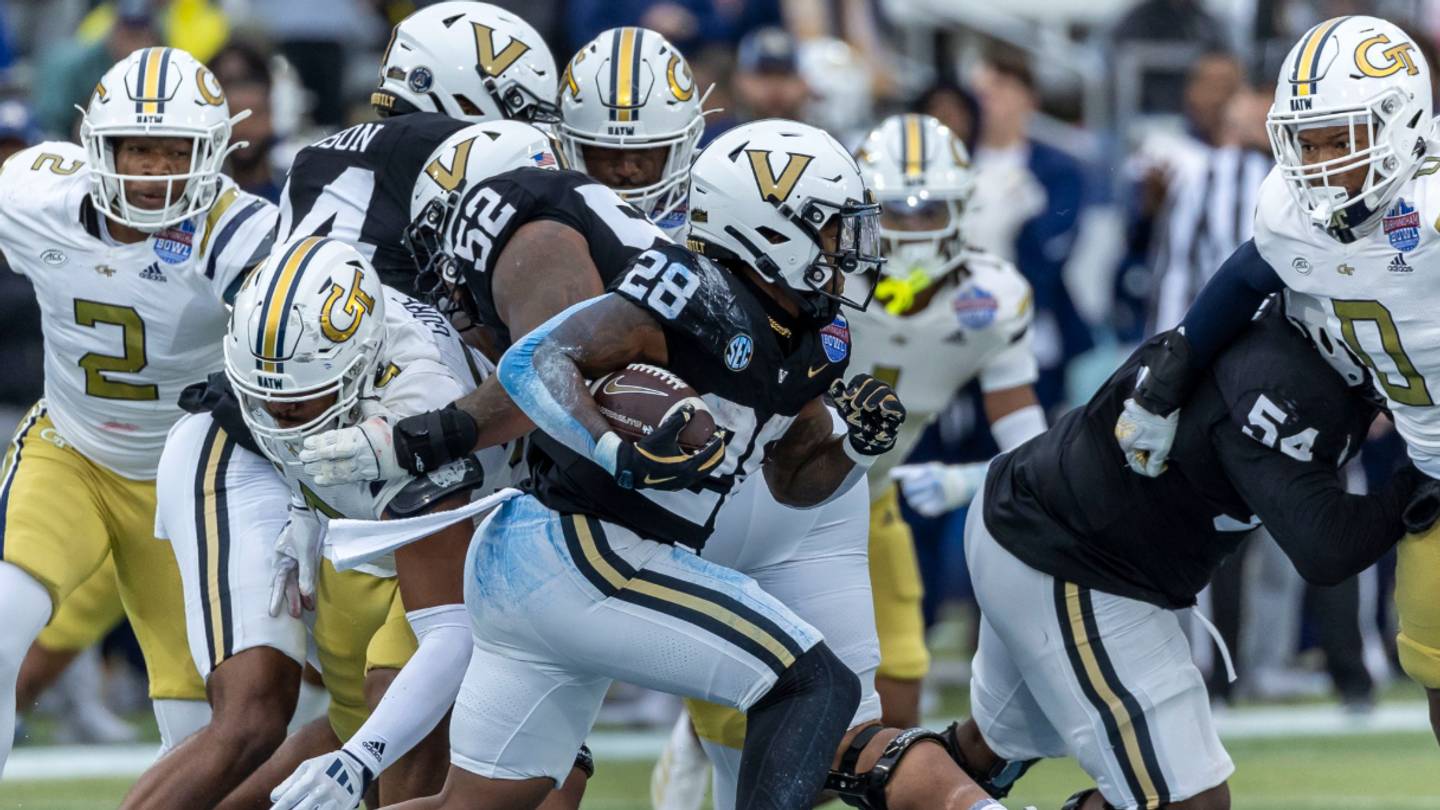 How Vanderbilt Football Has Emphasized Importance of Extending Runs