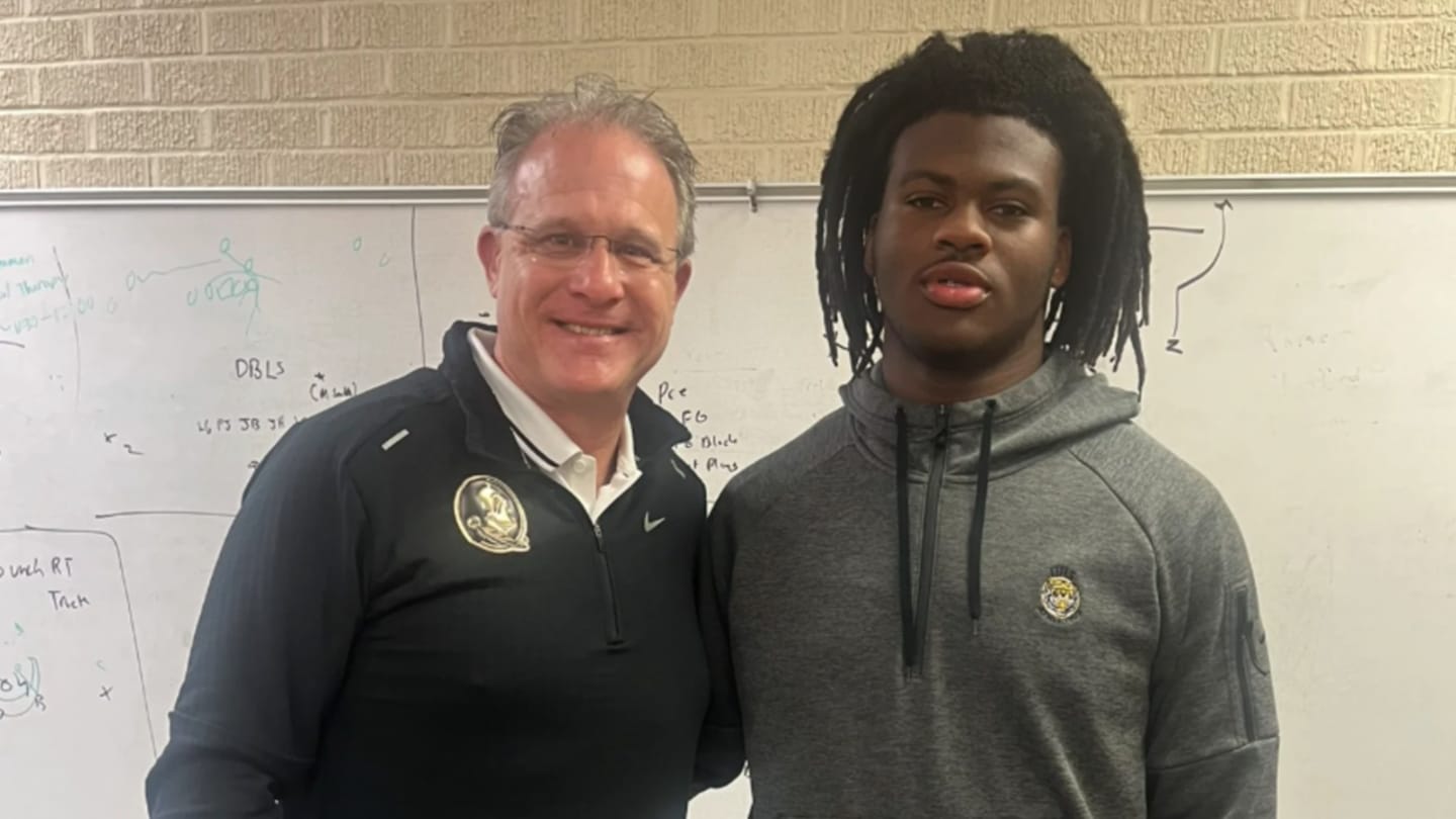 Five-Star recruit, No. 1 offensive lineman schedules official visit to ...