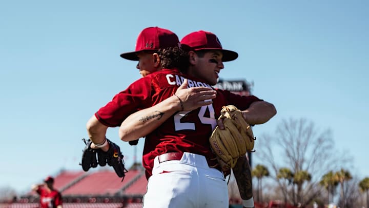 LIVE Updates - South Carolina vs Morehead State Final Game