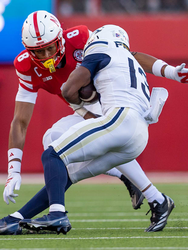 Rover DeShon Singleton Shines Against Akron