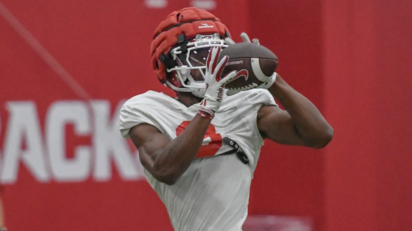 Blake set to lead all-new Razorbacks’ receiving group in new year