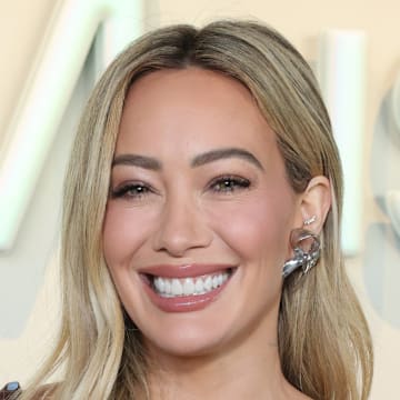 Hilary Duff Drops Music Video for ‘Roommates,’ Says It’s About ‘When ...