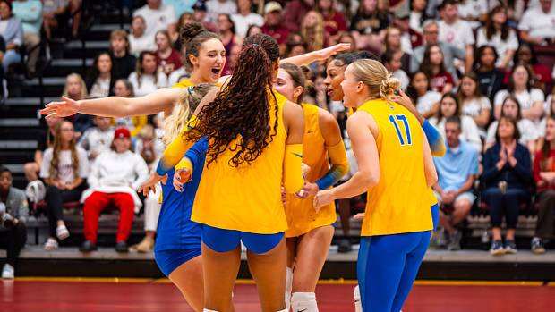 No. 4 Pitt Panthers Volleyball Bounces Back, Sweeps Florida State