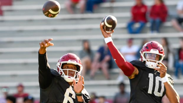 Razorbacks' Green emerging as clear front guy in quarterback race