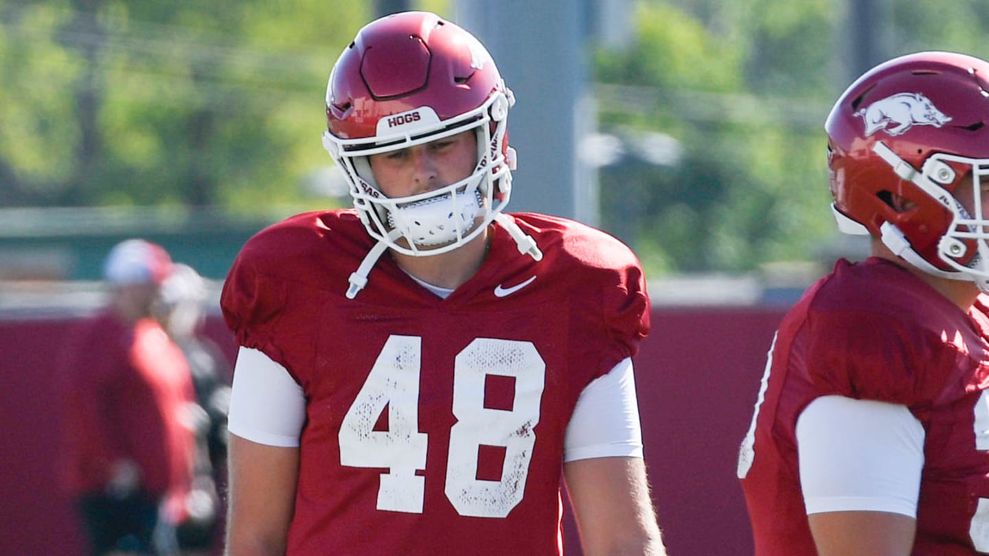 Former Razorbacks' Long-Snapper Entering Transfer Portal