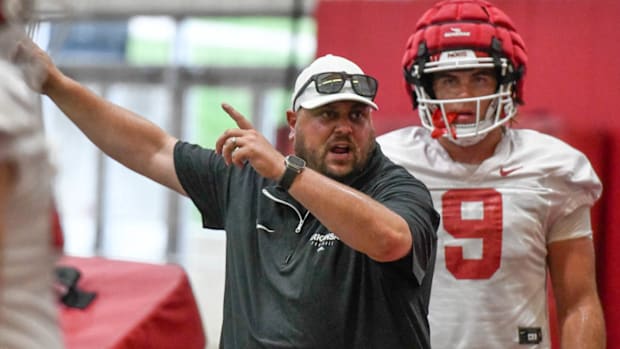 Another one gone as Razorbacks lose talented tight end commitment from ...