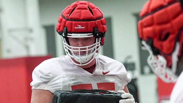 Hogs' Offensive Lineman to Make Potential Season Debut