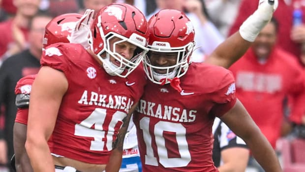 Razorbacks' Leading Tackler Coming Back for Another Season