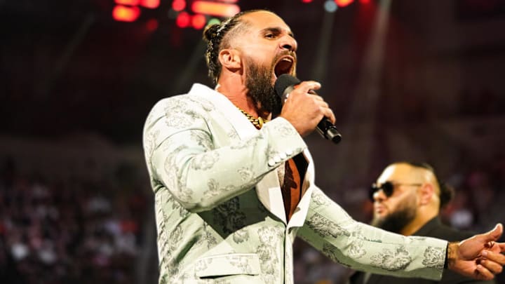 Becky Lynch Shares Video Of Seth Rollins On Crutches Amid Injury Uncertainty