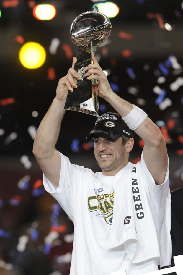 Aaron Rodgers looks great in Steelers uniform except for one issue