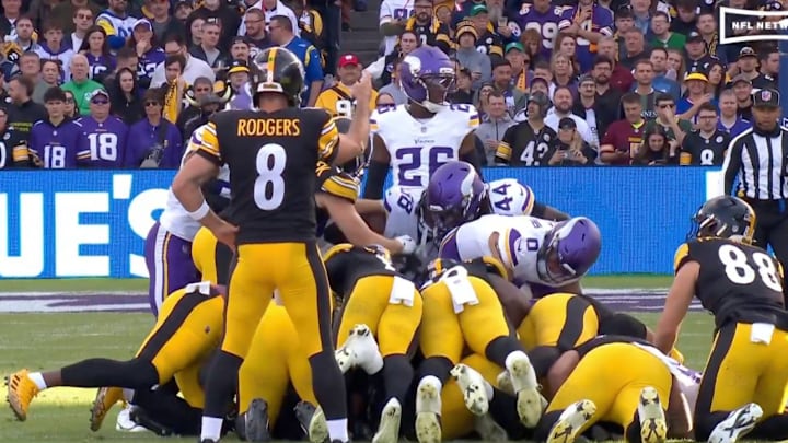 Aaron Rodgers Watching Steelers Do the Tush Push Without Him Led to Lots of Jokes