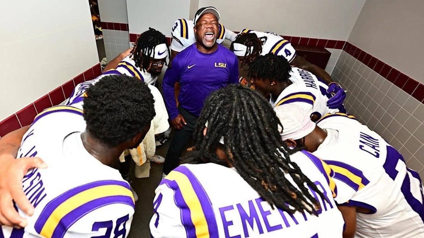 Preview and Predictions: LSU Football vs. Arkansas Razorbacks in Week ...