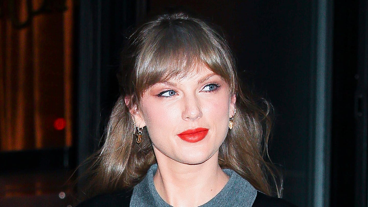 Taylor Swift Chats About Her ‘Top Five Taylor Swift Songs’ on ‘The Late ...