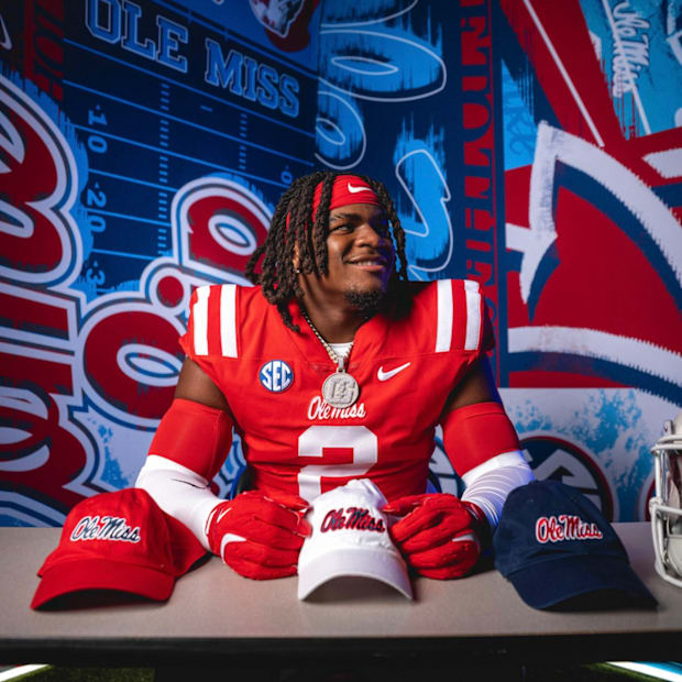 Ole Miss Football Flip Target, Top-10 Defensive Lineman in America Visits SEC Rival