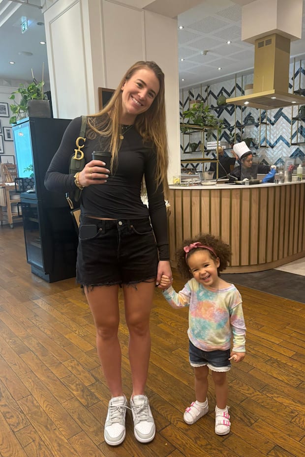 Sabrina Ionescu, Napheesa Collier's daughter's cute moment at WNBA Finals