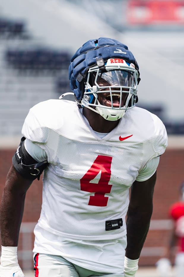 Arkansas Razorbacks Transfer, Ole Miss Football Tight End Receives ...