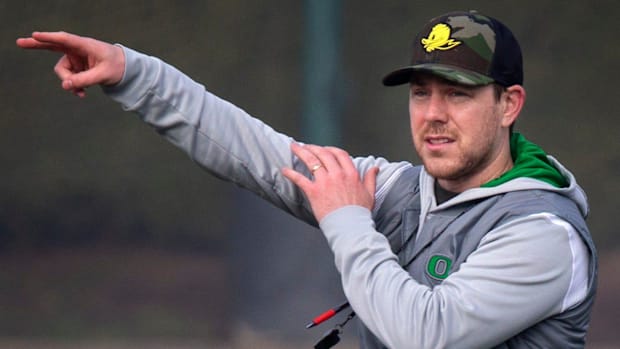Oregon Ducks Recruiting: Searching For Quarterback Of The Future