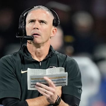 Florida State basketball coach honors late former teammate with ...