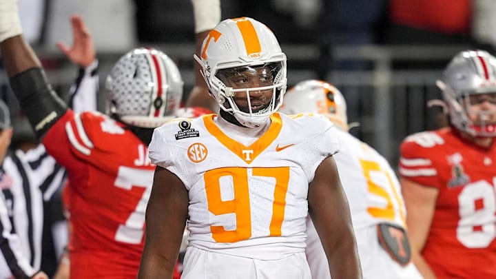 Tennessee Defensive Lineman Transfer To Visit Florida State